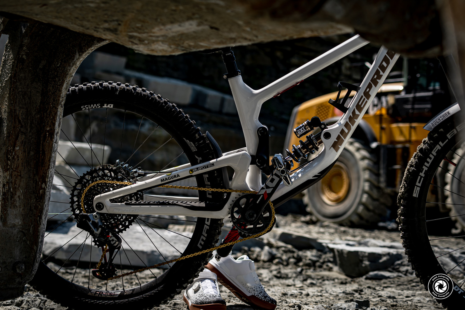 Nukeproof Giga 297 Ltd white EXT - Marc_Huber's Bike Check - Vital MTB